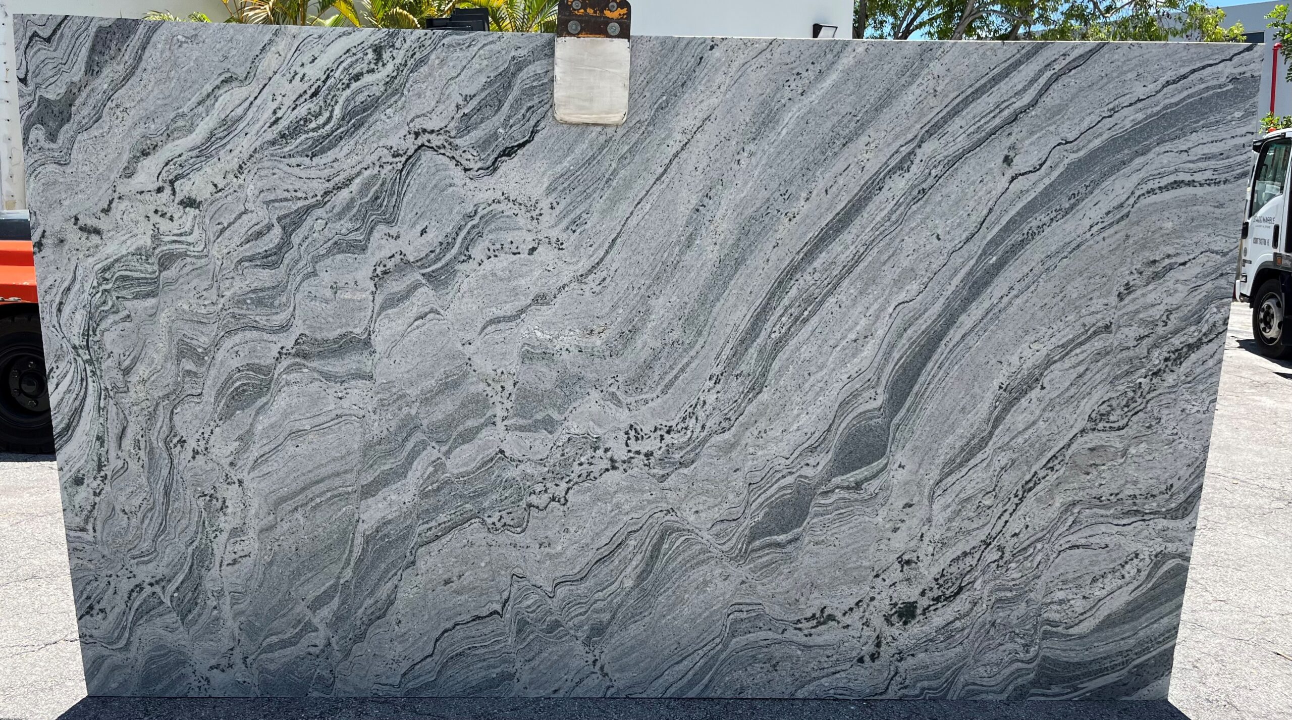Viscount White Payanini Viscount White Granite Countertop With Kitchen