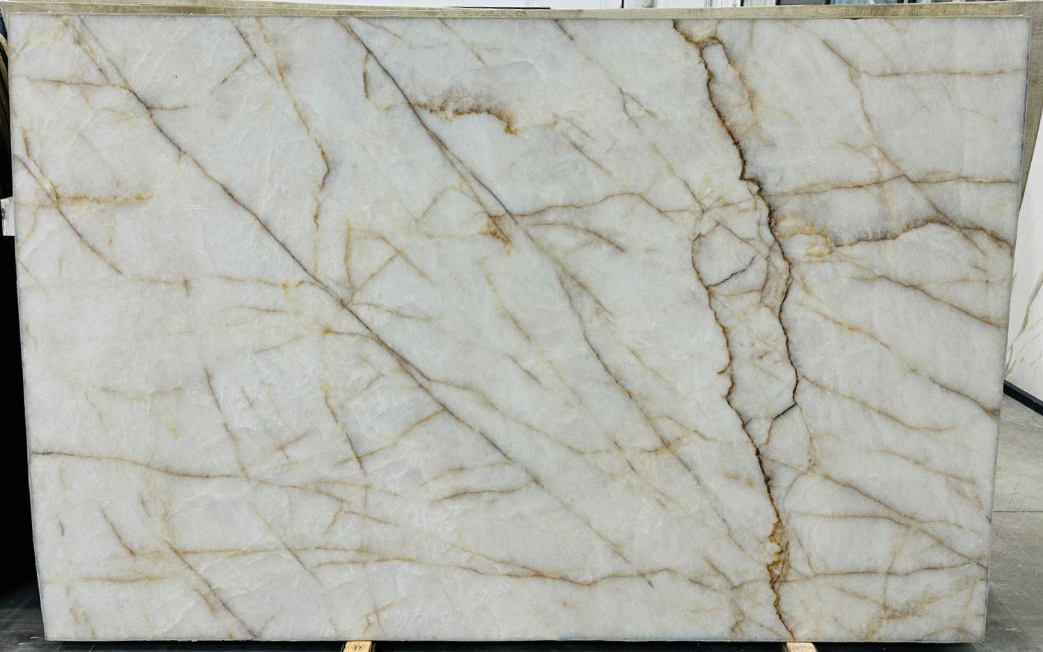 Cristallo Multi 184020 3cm | Spazio Marble & Granite